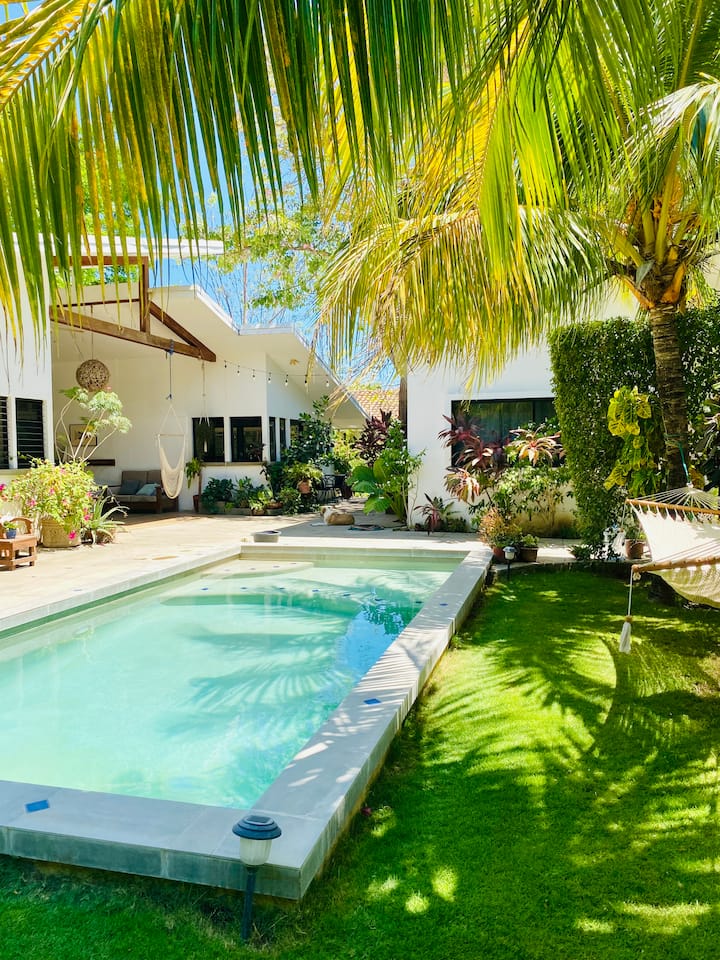 Casa Nami, 2 Min Walk To Playa Colorado Sleeps 8 - Nicaragua