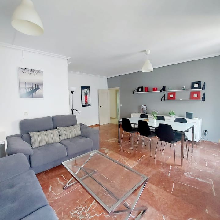 Spacious Apartment 6 Pax, 2 Bathroom. City Center - Seville