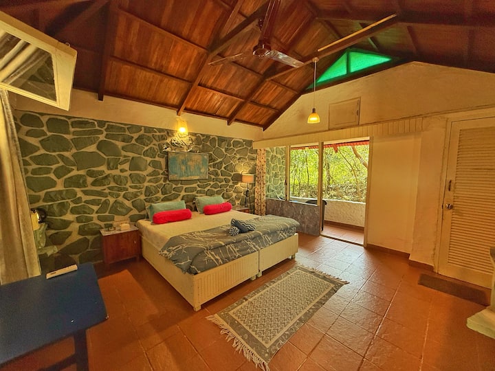 Bali Cottage | Pool - Fast Wifi - Nature Retreat - Lonavla