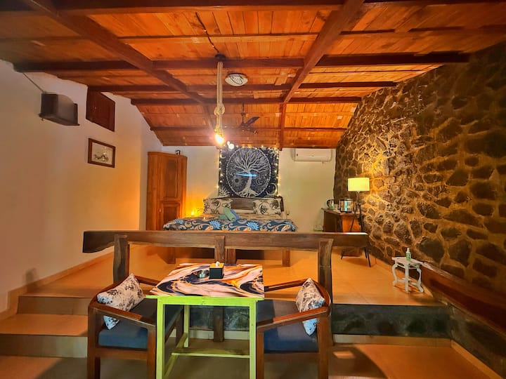 Forest Cottage | Pool - Fast Wifi - Nature Trails - Lonavla