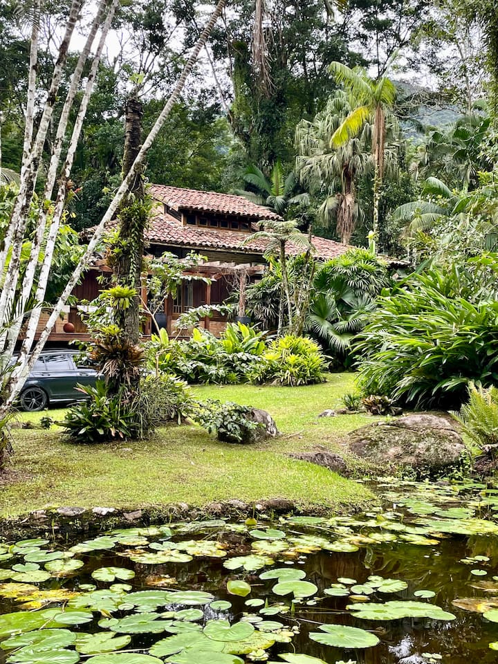 Linda Casa Frente Ao Rio Em Meio à Mata Atlântica - São Sebastião