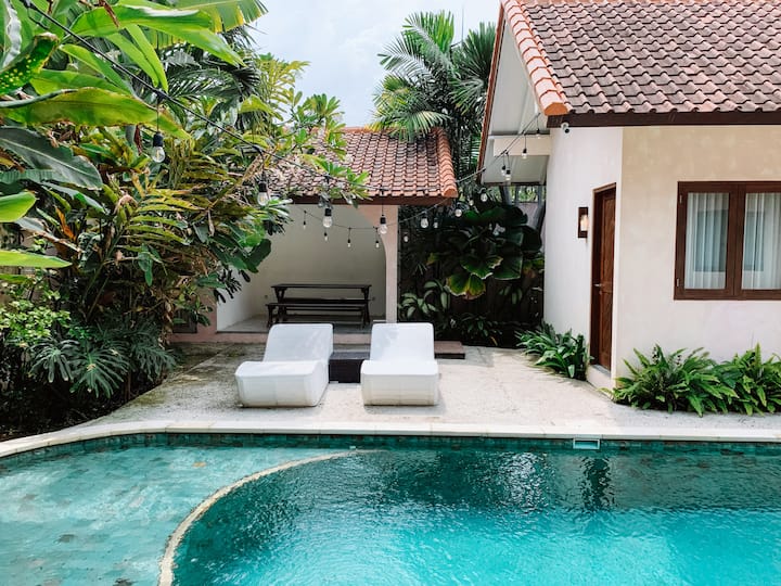 Modern Suite With Tropical Pool Access In Seminyak - Seminyak