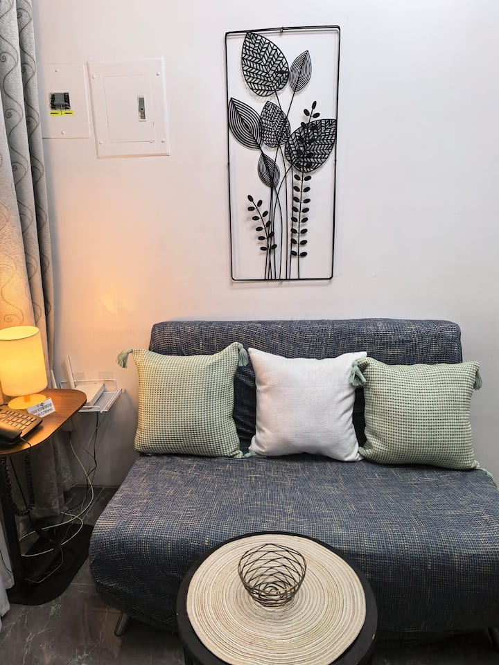 Clean & Convenient Place To Stay W/ Wifi & Netflix - Las Piñas
