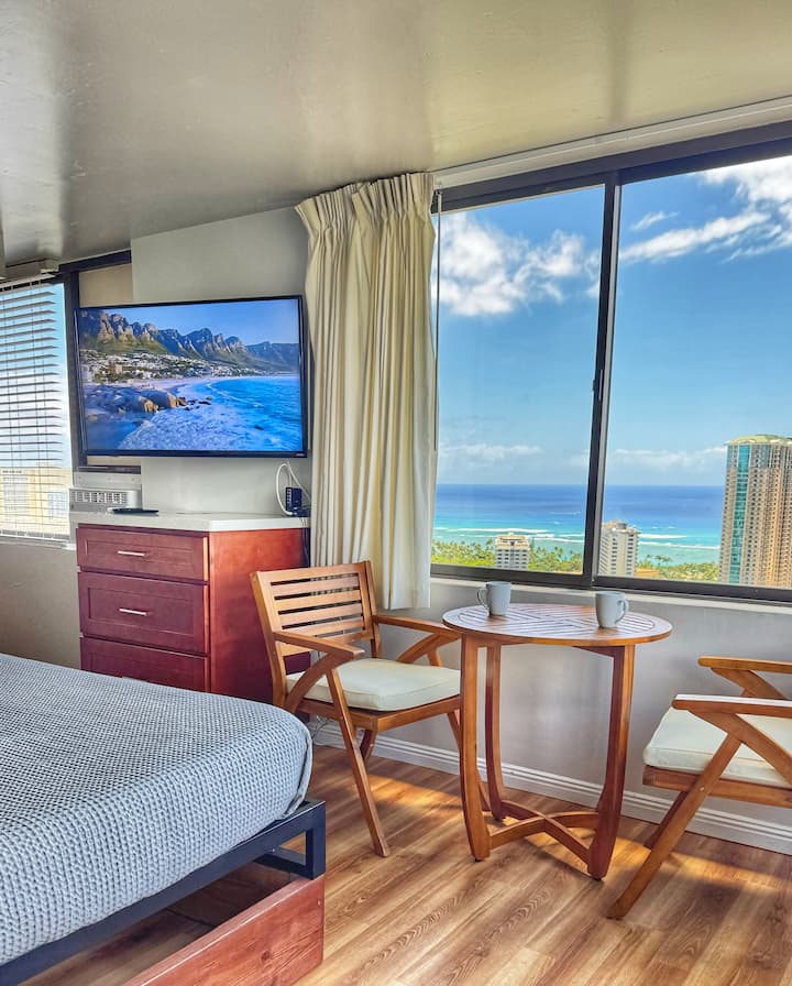 Hawaiian Monarch 36th Floor Ocean Views - Lanikai Beach