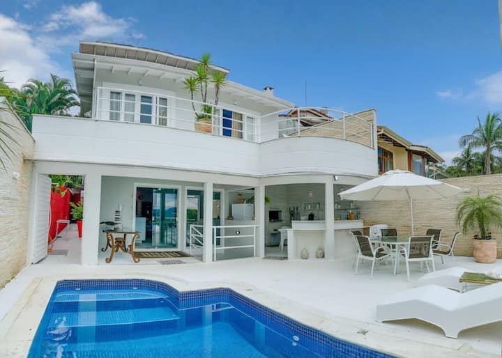 Luxury Mansion With Ocean Views - 4 Suites - Caraguatatuba