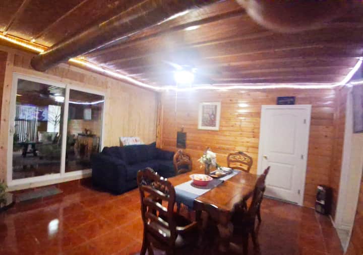 Guest House W/ Private Hot Tub 5 Min To Town/driv - San Marcos, TX