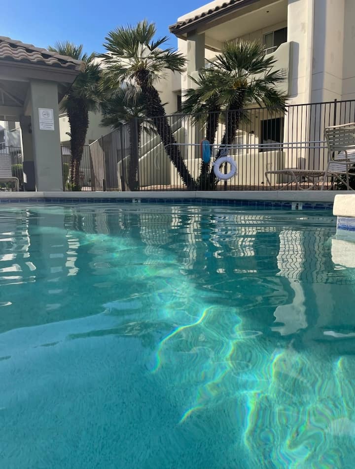Fantastic Chandler Location With Resort Amenities - Chandler, AZ