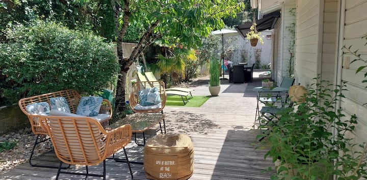 Villa Cosy à Pontaillac Plage 2mn
4 A 6 P Max - Royan