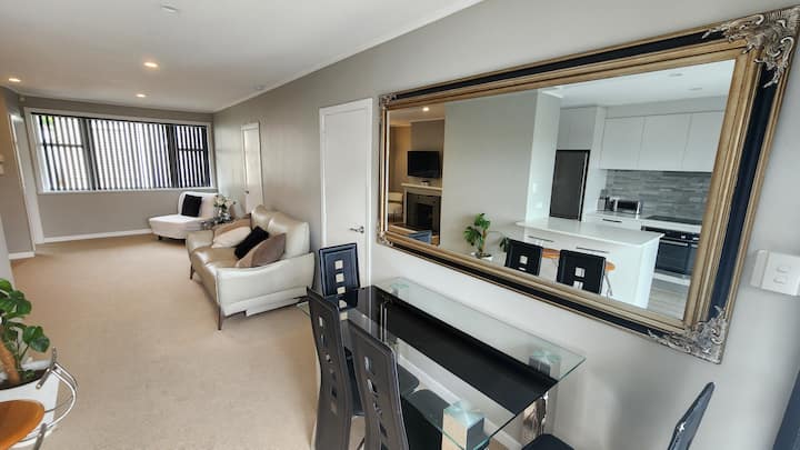 Waterview Apartment, 2 Bedrooms Plus Parking - Waiheke Island