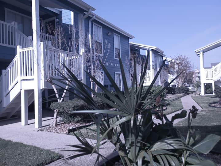Coastal Condo - 50% Monthly Discount - Galveston, TX