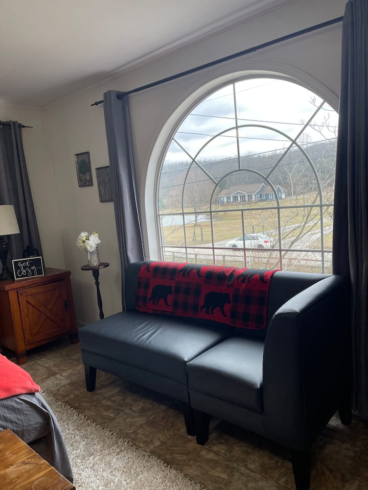 Cozy Mountain Getaway Suite - Monterey, TN