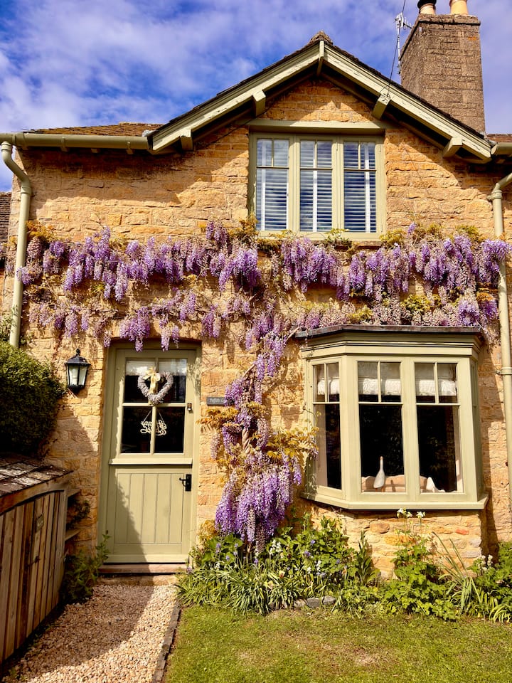 Spacious Luxurious Home Central & Garden - Bourton-on-the-Water