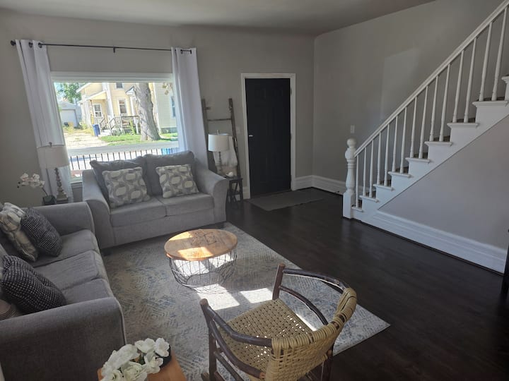 Posh Home Away From Home - Bay City, MI