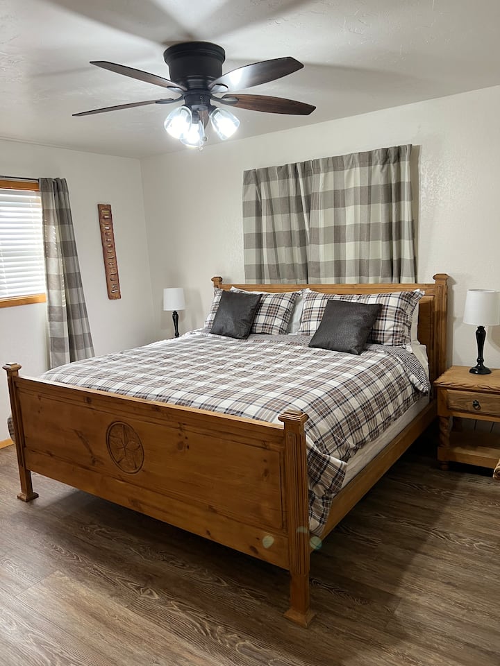 Midtown Cabin, Sierra Blanca View, No Fire/flood! - Ruidoso, NM