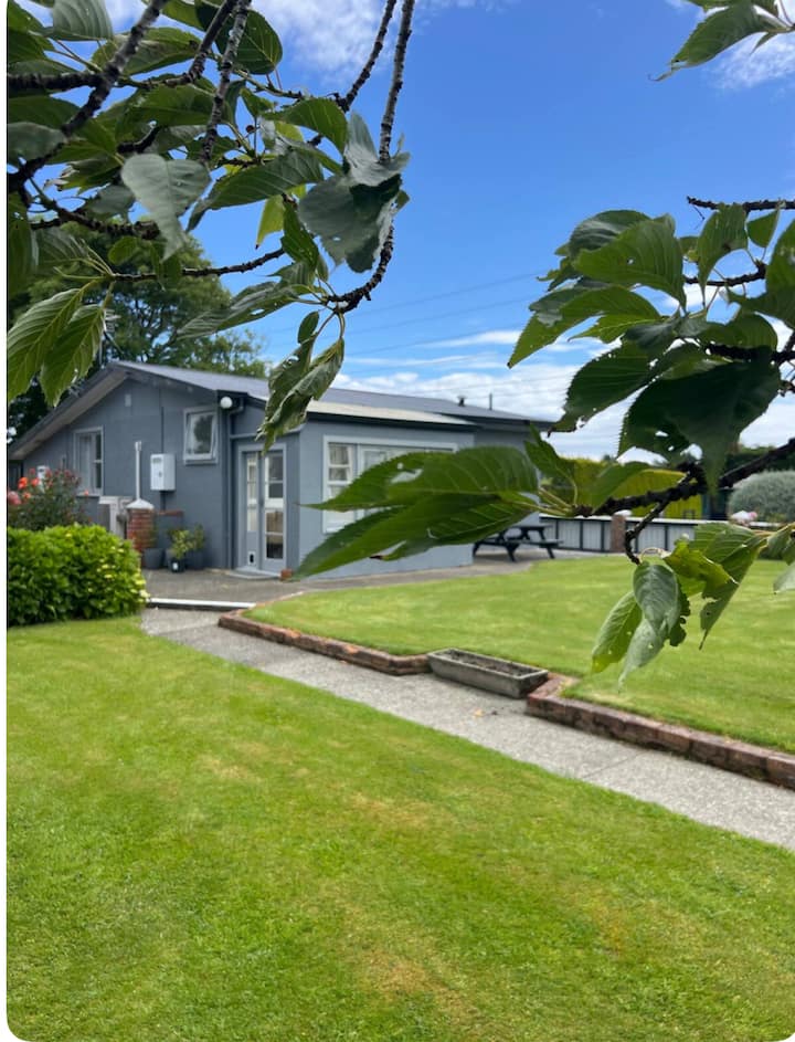 Spacious Country Cottage - Invercargill