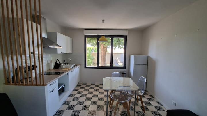 Comme Chez Soi : Plein Pied, Au Calme, Jardinet - Villeneuve-lès-Avignon