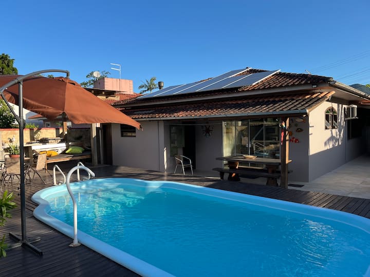 Casa Aluguel Temporada Com Piscina. - Palhoça