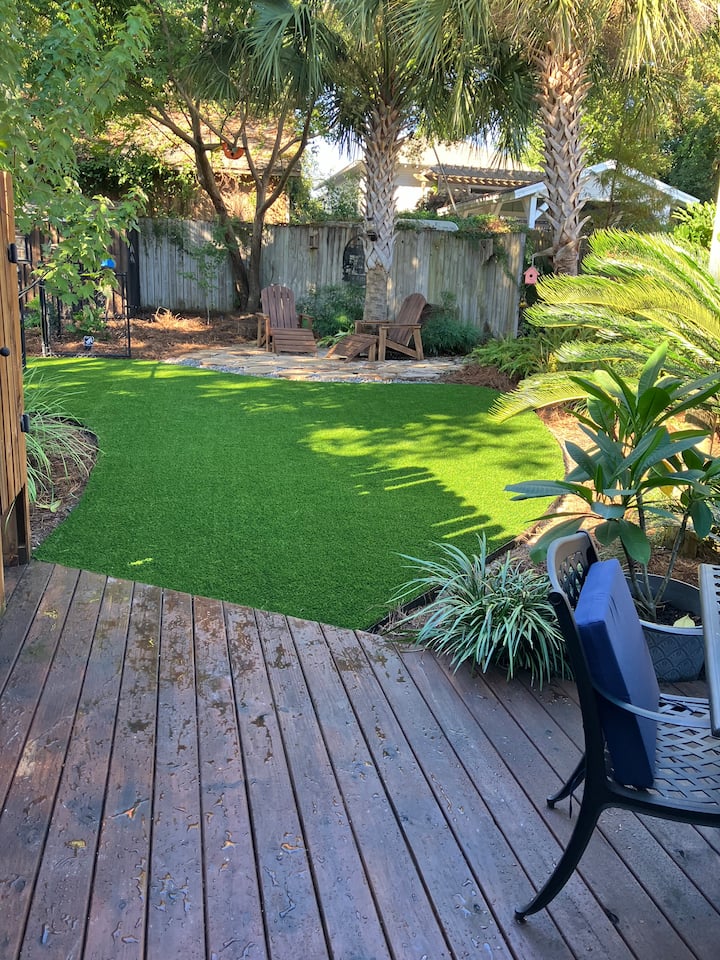 Townhome B W/hottub In Downtown/mins To The Beach - Pensacola, FL