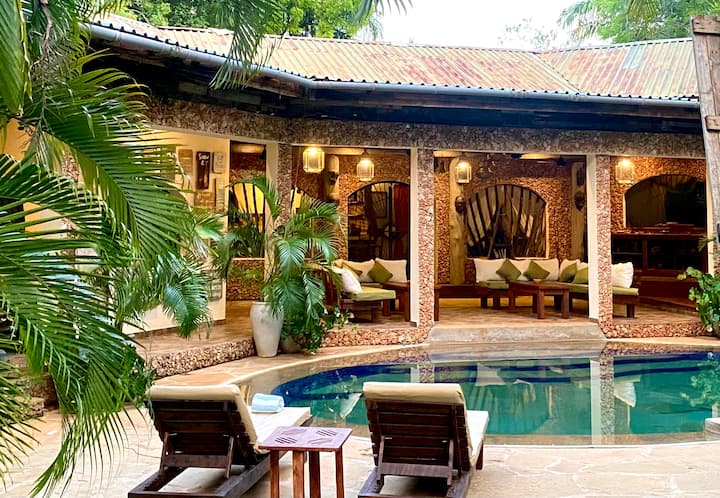 Seacluded Family Villa -Chef-ac-kids Toys-pool. - Diani Beach