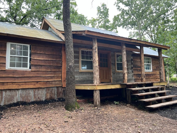 The Cabin At Honey Springs - Missouri