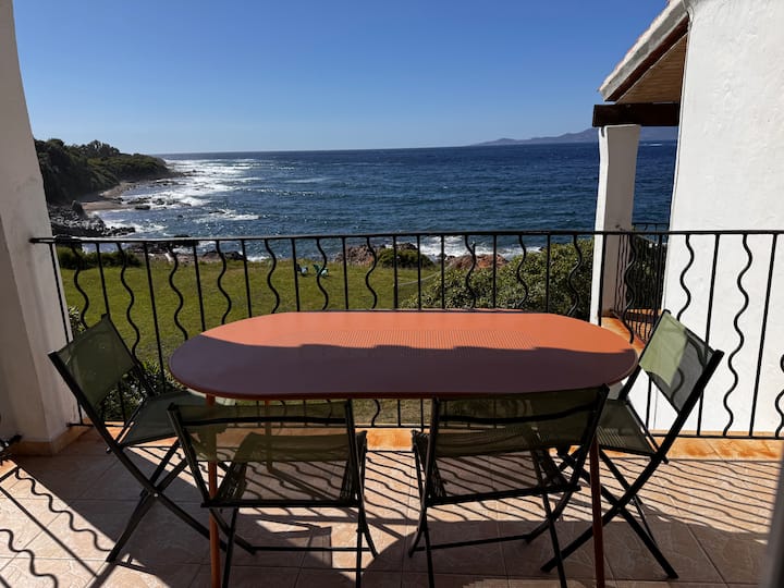 Appartement Face Mer à L' Etage Pour  4 Personnes - Calcatoggio