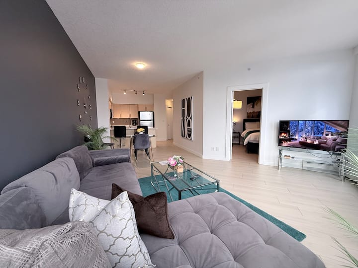 Spacious Downtown Condo | Walk To Roger’s Place - Edmonton