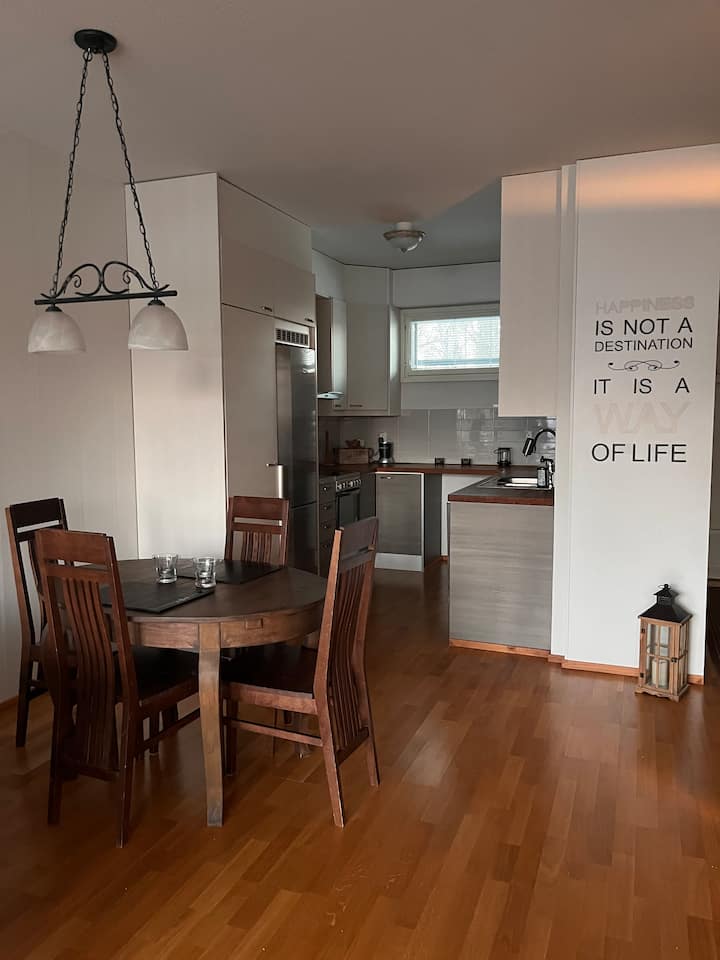 Luxury Apartment With Private Backyard - Lempäälä