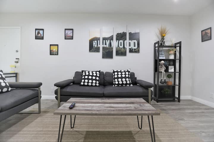 Cozy Home Condo In Beverly Hills With Parking - 