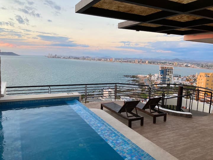 Lujoso Penthouse Con Jacuzzi, Terraza Vista Al Mar - Mazatlán