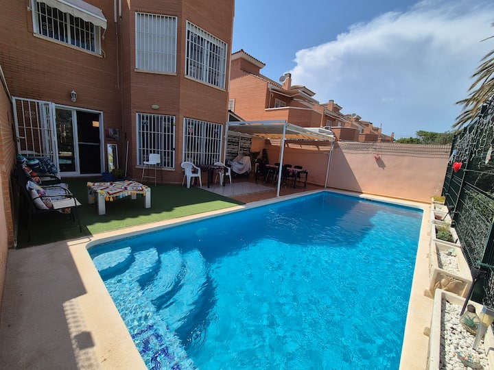 Chalet Con Piscina Y Jacuzzi Privad@ - Alicante
