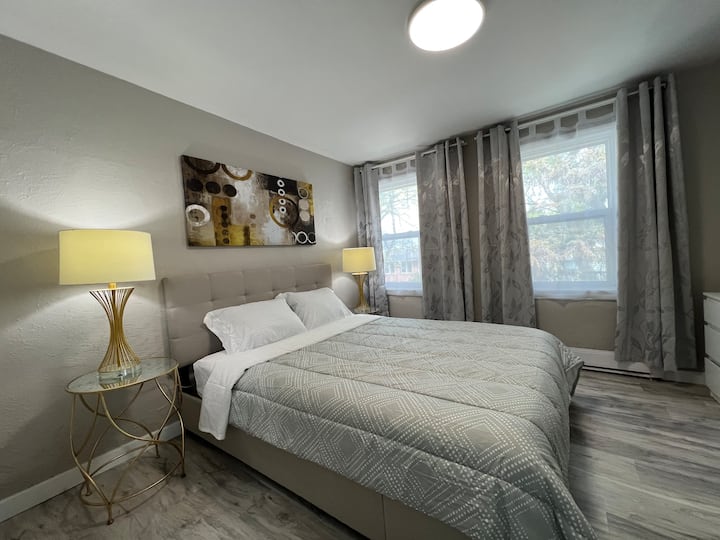 3 Beds With Office, Free Wifi, Parking And More - Winnipeg