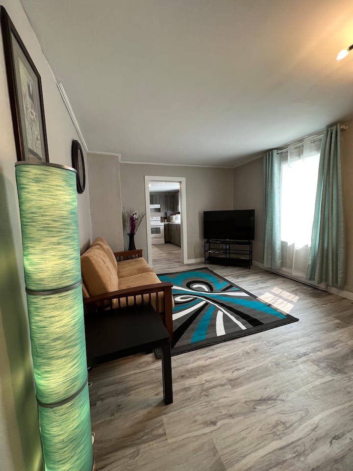 3 Beds With Office, Free Wifi, Parking And More - Manitoba