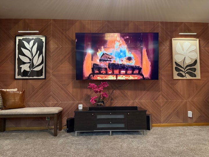 Cozy & Stylish Home W/private Basement Suite - Milwaukee, WI