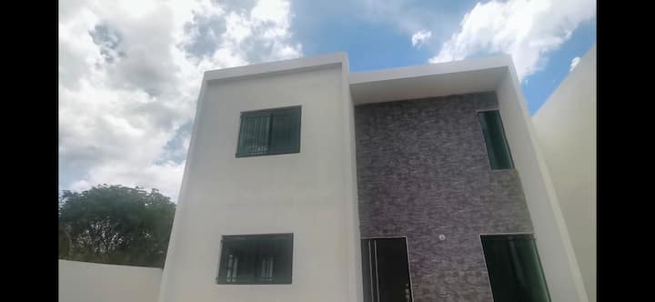 Casa Minimalista Américas N, Cerca C. Convenciones - Mérida