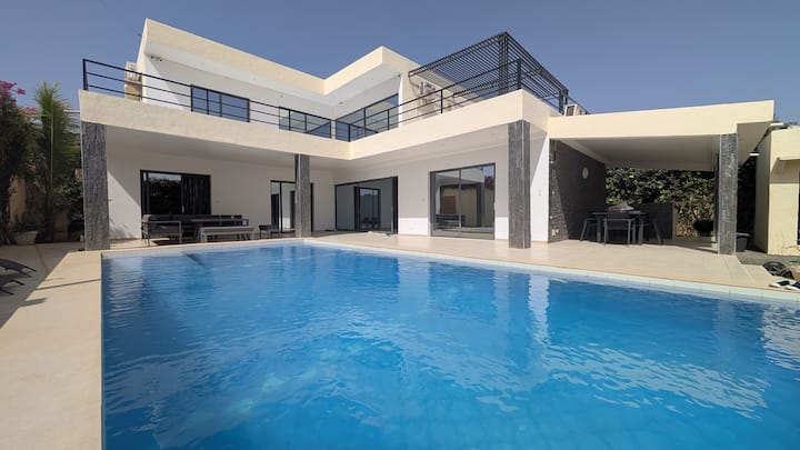 Magnifique Villa Avec Piscine à La Somone - Sénégal