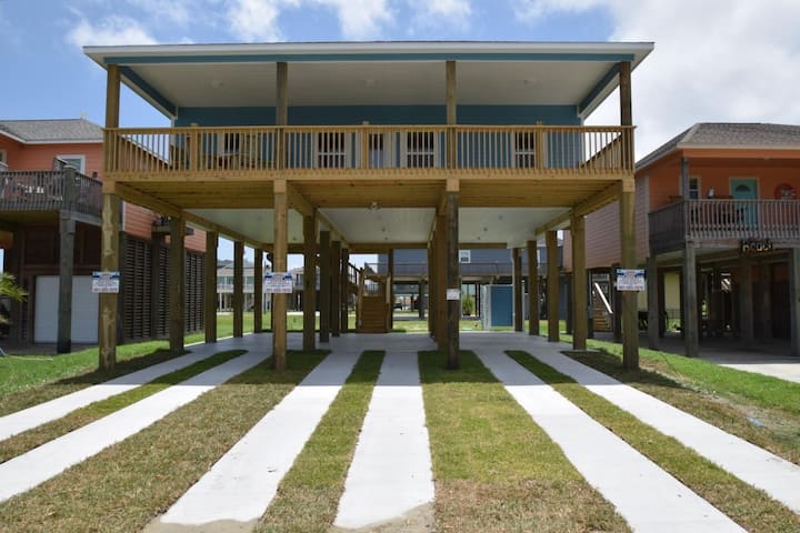 Byrd's Nest - Crystal Beach, TX