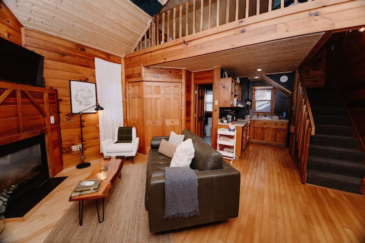 Modern, Rustic Cabin | Walkable To Downtown - Sautee Nacoochee, GA