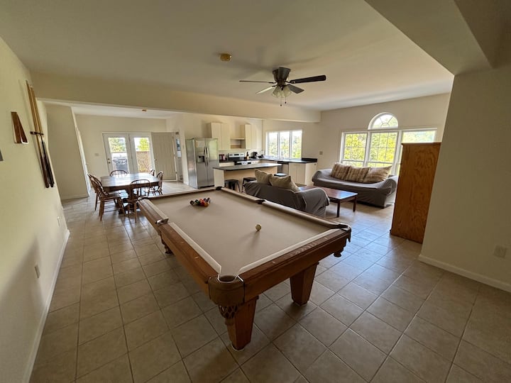 Apt  A, Big Comfortable Apartment, Waynesboro,  Pa - Chambersburg, PA