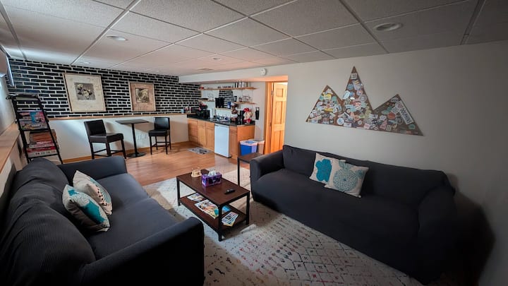 Basement Apt. Near Sloans Lake/downtown Denver - Lakewood, CO