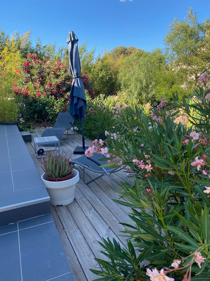 Jolie Petite Maison Dans Un Jardin Près De La  Mer - La Ciotat