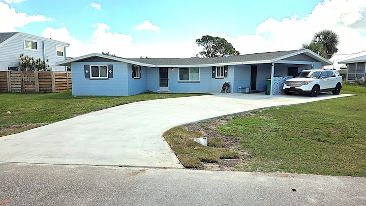 Welcome To The Port! Come Dock Your Boat... - Port Charlotte, FL