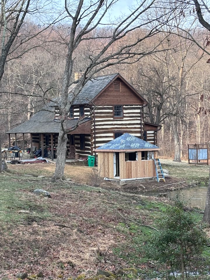 The Sam White Cabin. Coming Soon! Sauna/coldplunge - Avon Lake, Washington