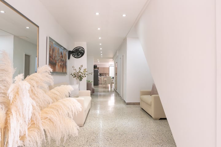 Hermosa Casa Grupal - Laureles La 70 - コロンビー メデジン