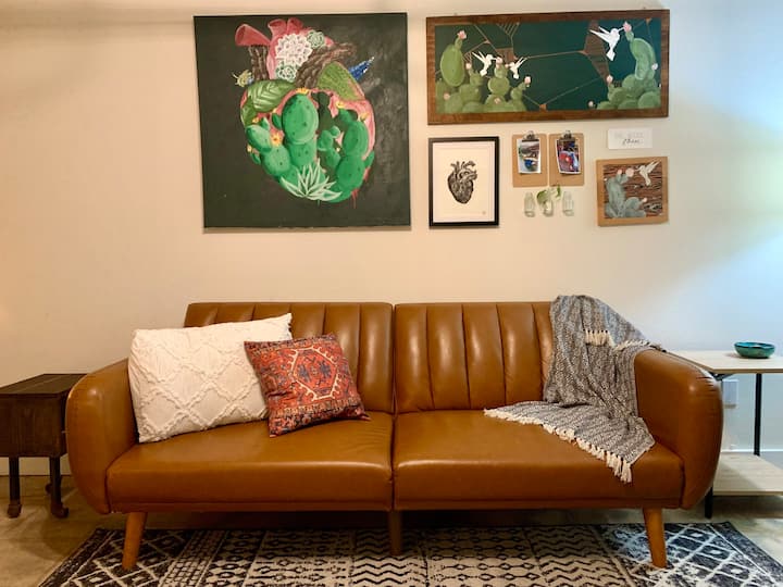 Artsy Retreat Minutes Away From Downtown Austin - Austin, TX
