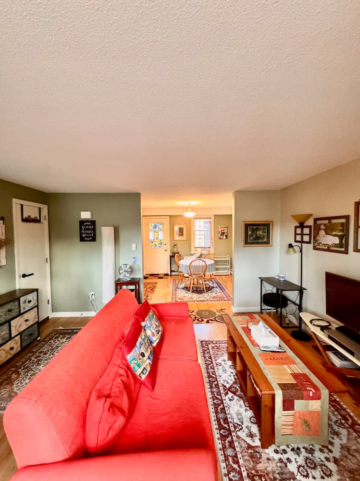 Two Story Condo Near Amherst Town Center And Umass - Massachusetts