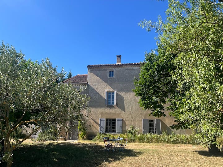 Mas Authentique Avec Piscine Et Grand Terrain - Uzès