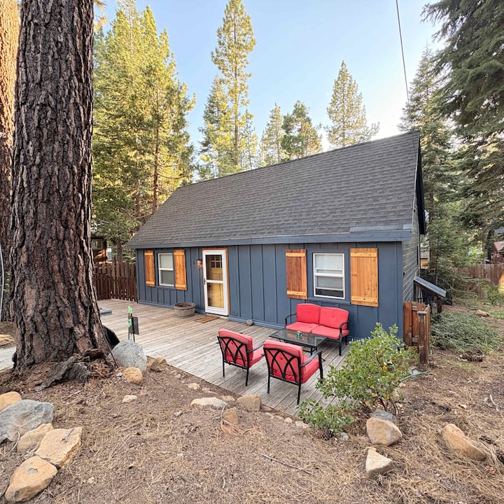 Mt. Airy Cottage - Walk To Beach! - North Lake Tahoe, CA