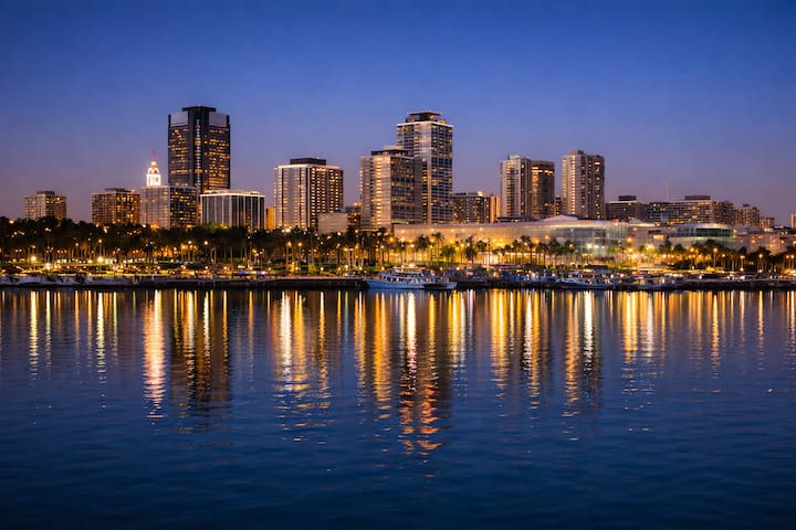 Quiet Private 2br Bungalow W/ Courtyard & Parking - Long Beach, CA