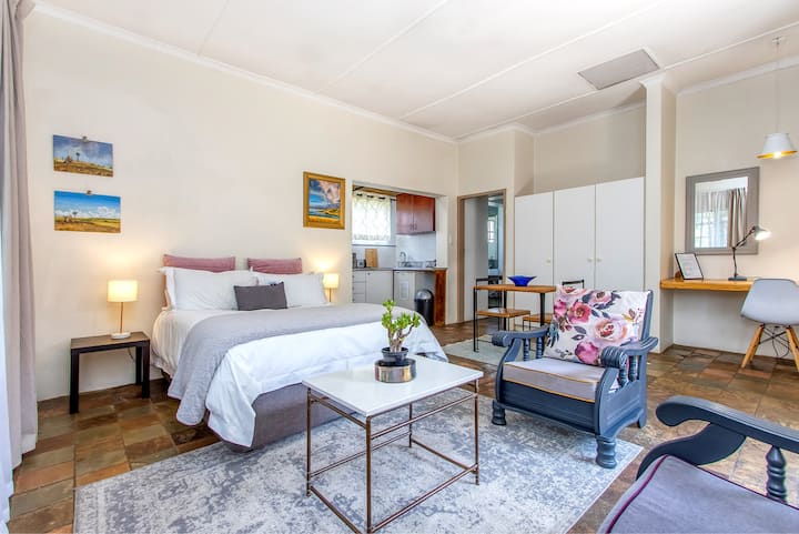 Private Self-catering Studio #4 - Randburg