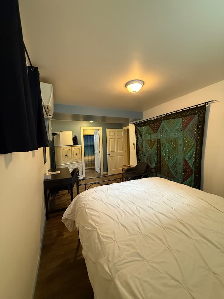 Grande Chambre Et Bain Propre Avec Accès Privé - Salmon Arm